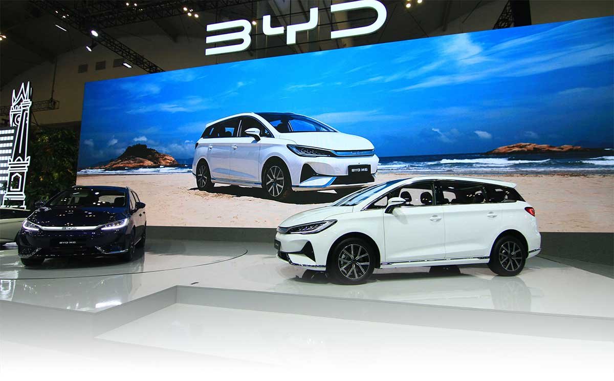Perbedaan BYD M6 Standard, Superior, dan Superior Captain - Dealer BYD
